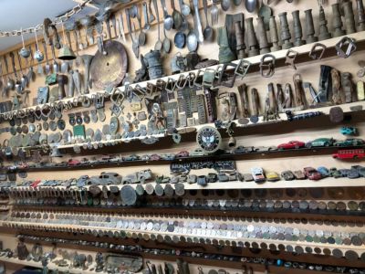 How to Properly Display Metal Detecting Finds? – Detecting School